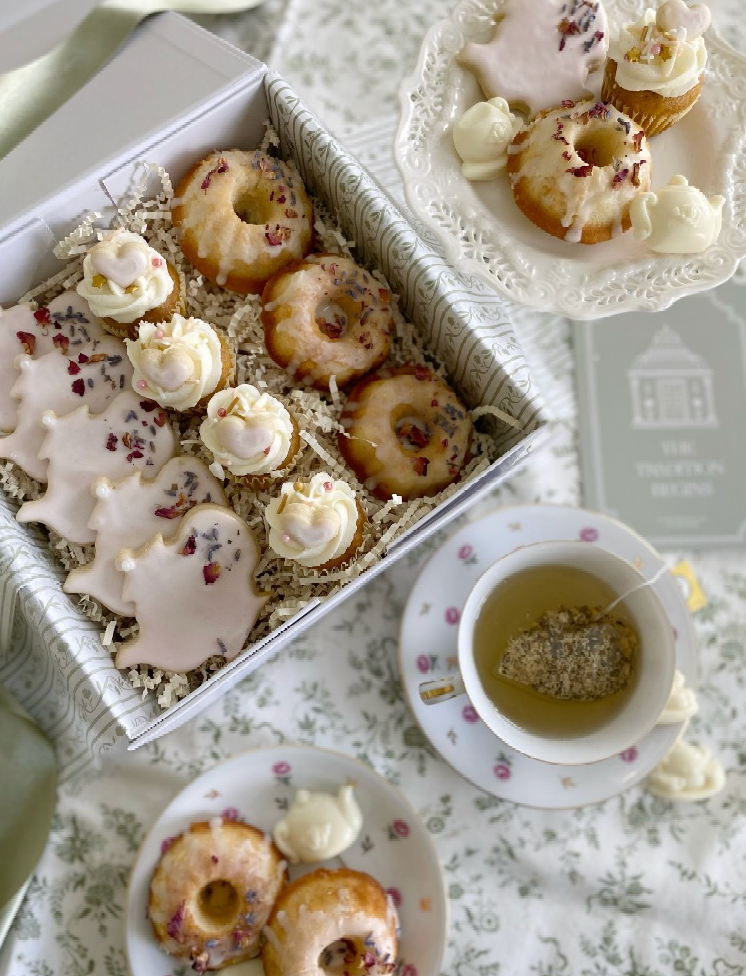 Afternoon Tea Sweets Gift Box – The Tradition Begins