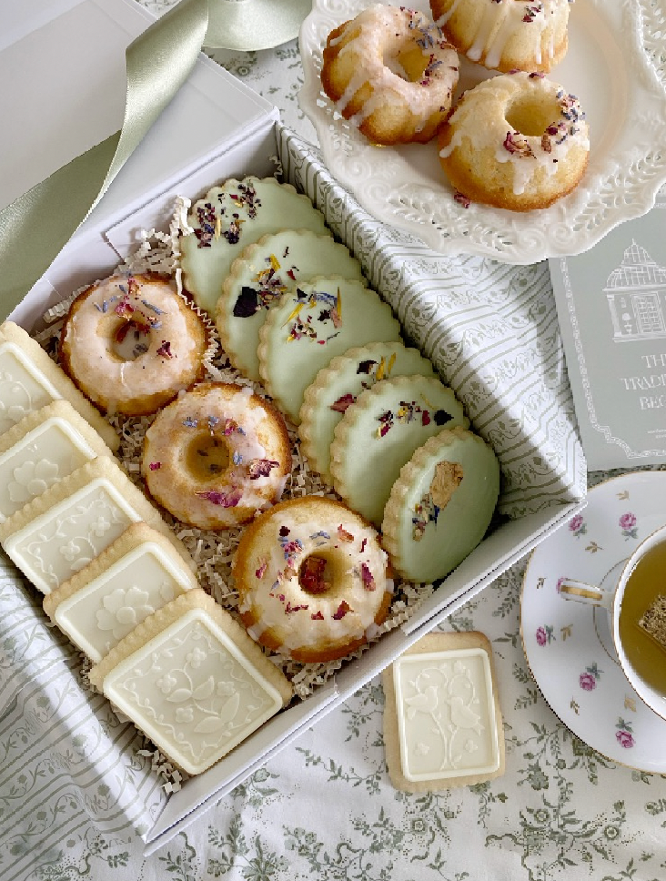 Sweets Gift Box – The Tradition Begins